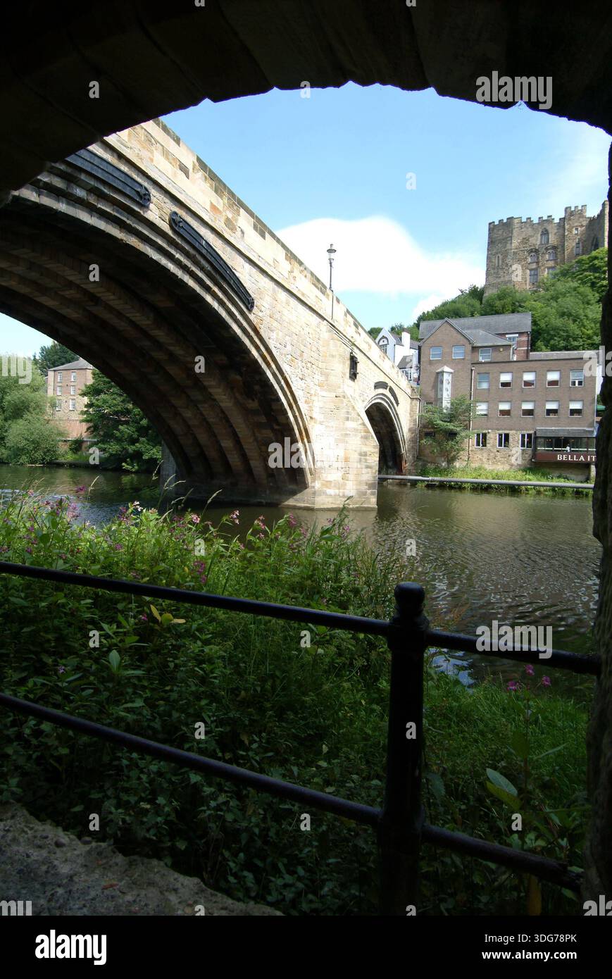 Durham, Framwellgate bridge over the River Wear. - Durham - England ...