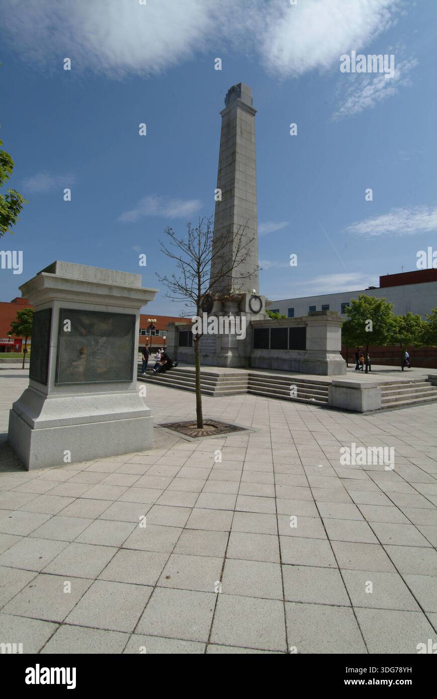 Hartlepool, Victory Square, War Memorial or Victoria Square Cenotaph ...