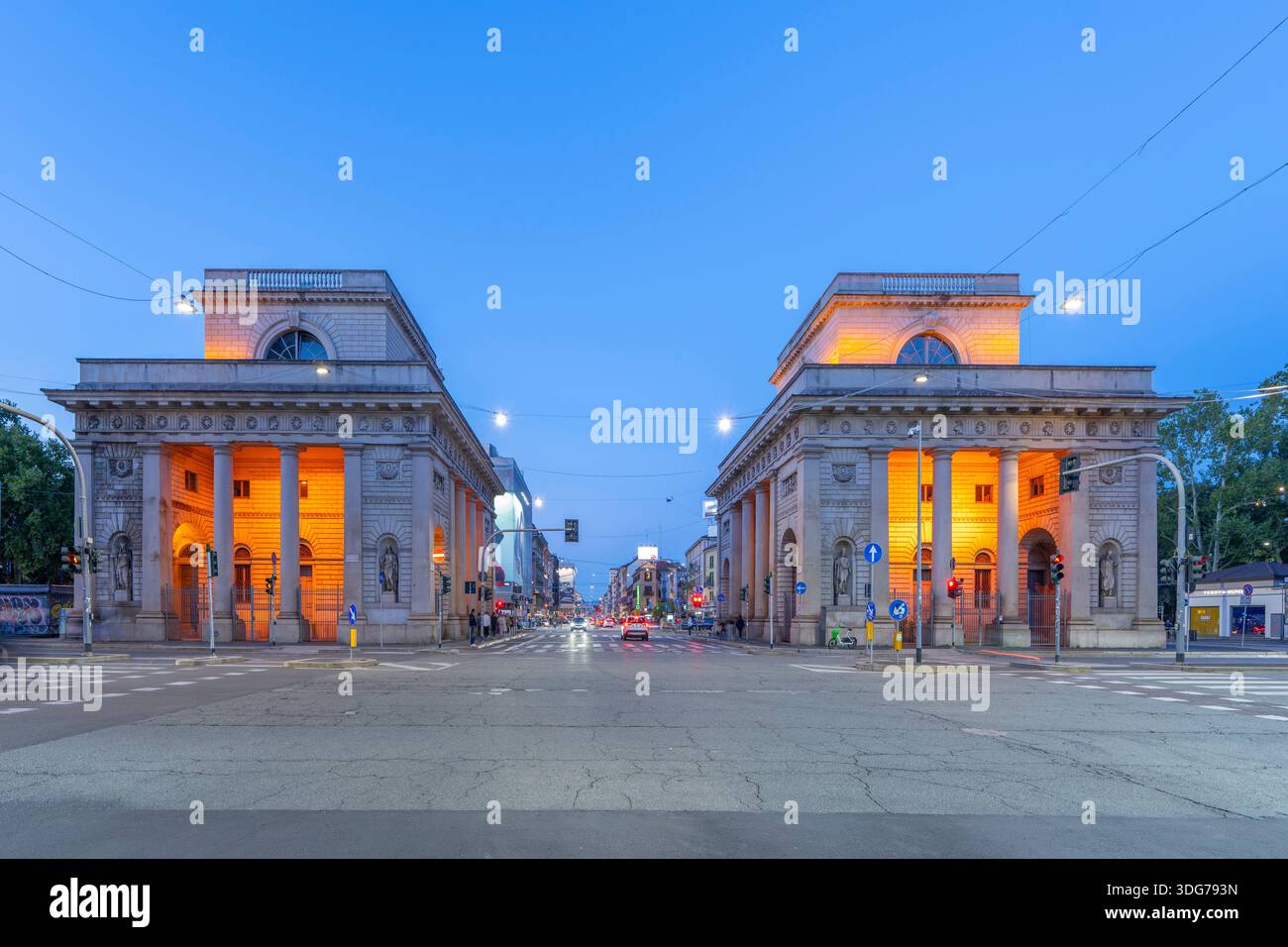 Porta venezia gate milan hi-res stock photography and images - Alamy