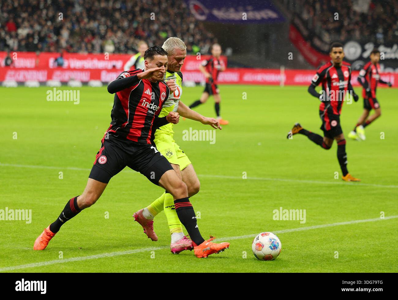 left. Younes Ebnoutalib (Frankfurt), Julian Ryerson Frankfurt, January ...