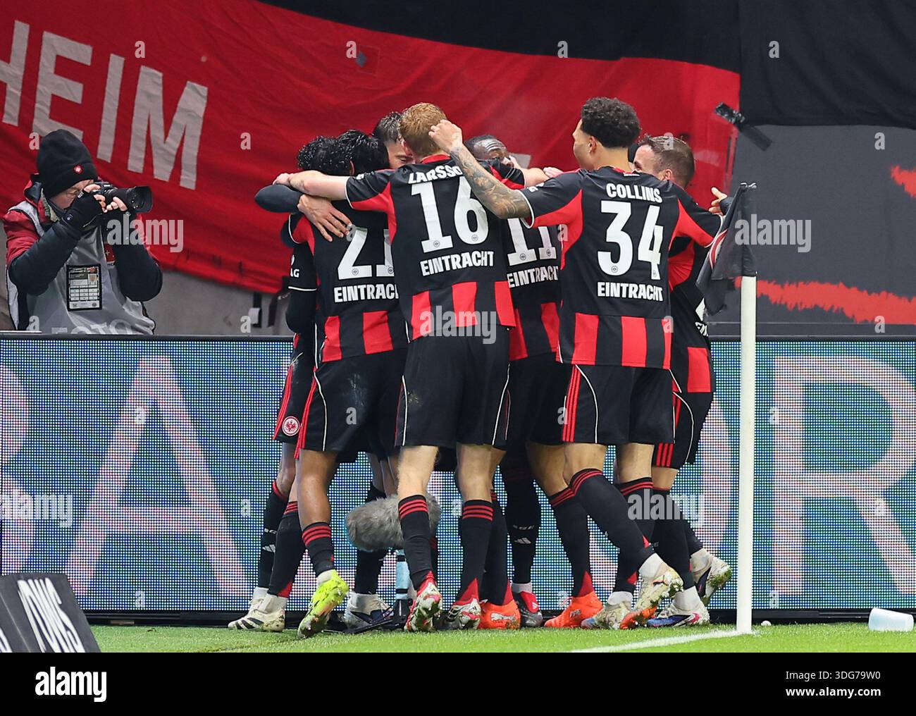 Mario g tze hi-res stock photography and images - Alamy