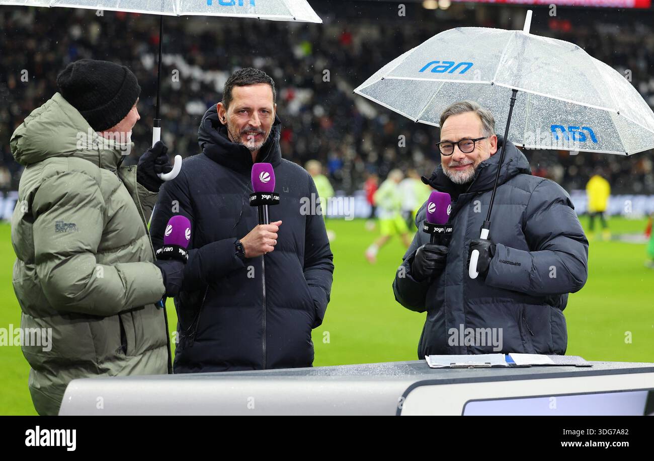 left to right: TV expert Markus Babbel, Coach Dino Toppmoeller ...