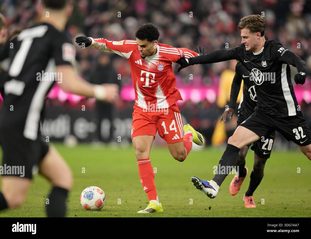 from left: Luis Diaz (Bayern), Mattias Svanberg Munich, January 11 ...