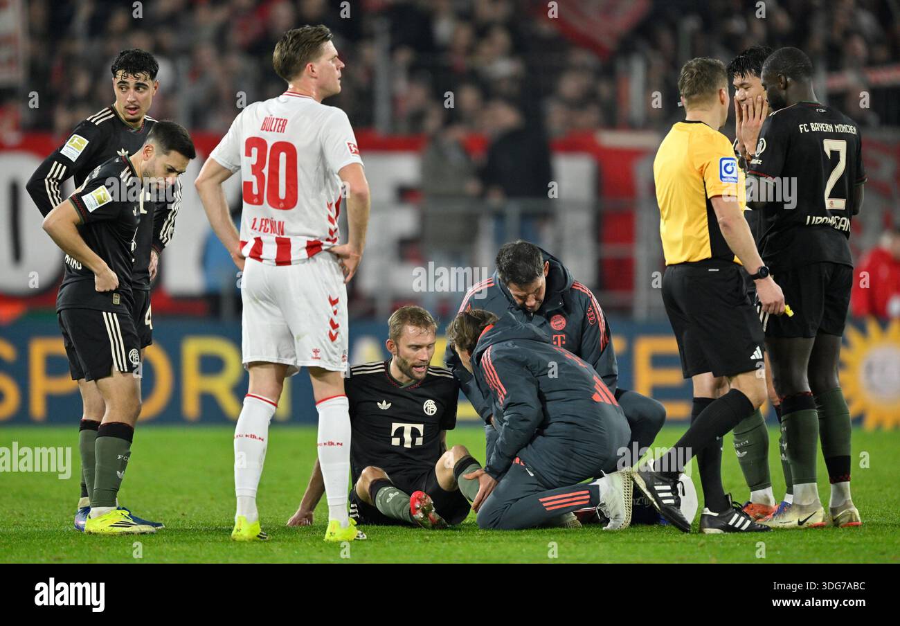 Injury, Konrad Laimer (Bayern) Cologne, January 14, 2026, Football ...