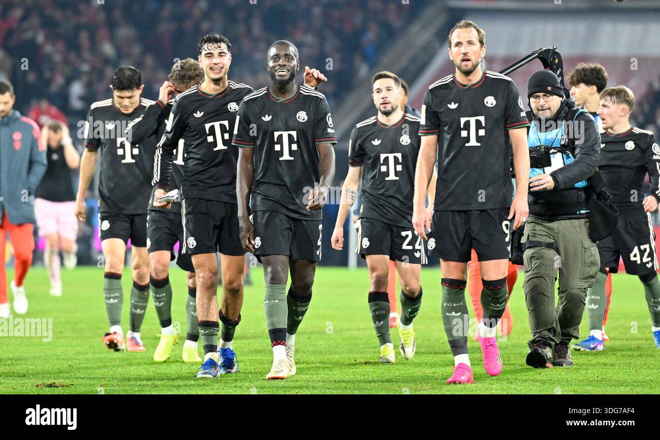 Final celebration from left: Aleksandar Pavlovic, Dayot Upamecano ...