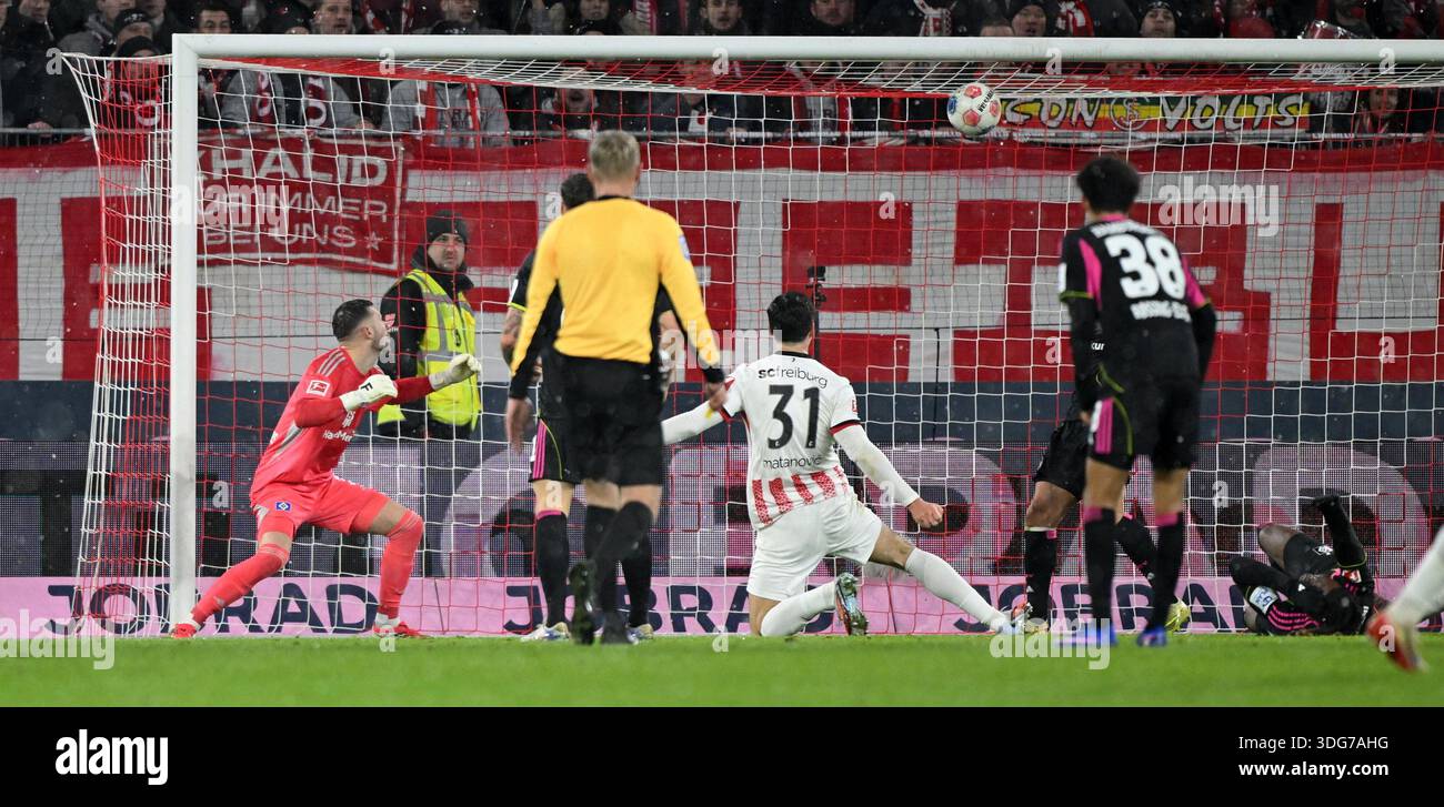 2:1 Goal, v.l. Goalkeeper Daniel Heuer Fernandes (HSV Hamburg), tsä ...