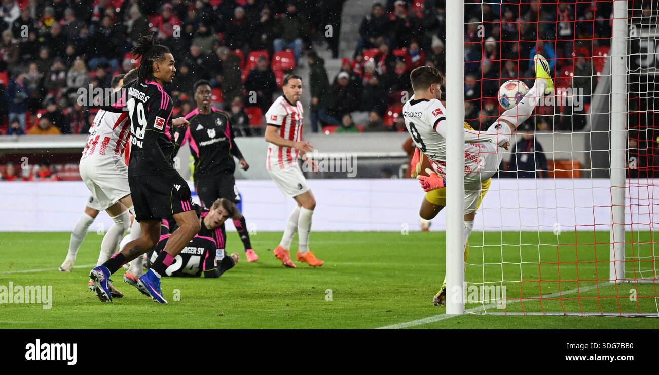 0:1 Goal, v.l. Damion Downs, Goal scorer Luka Vuskovic (HSV Hamburg ...