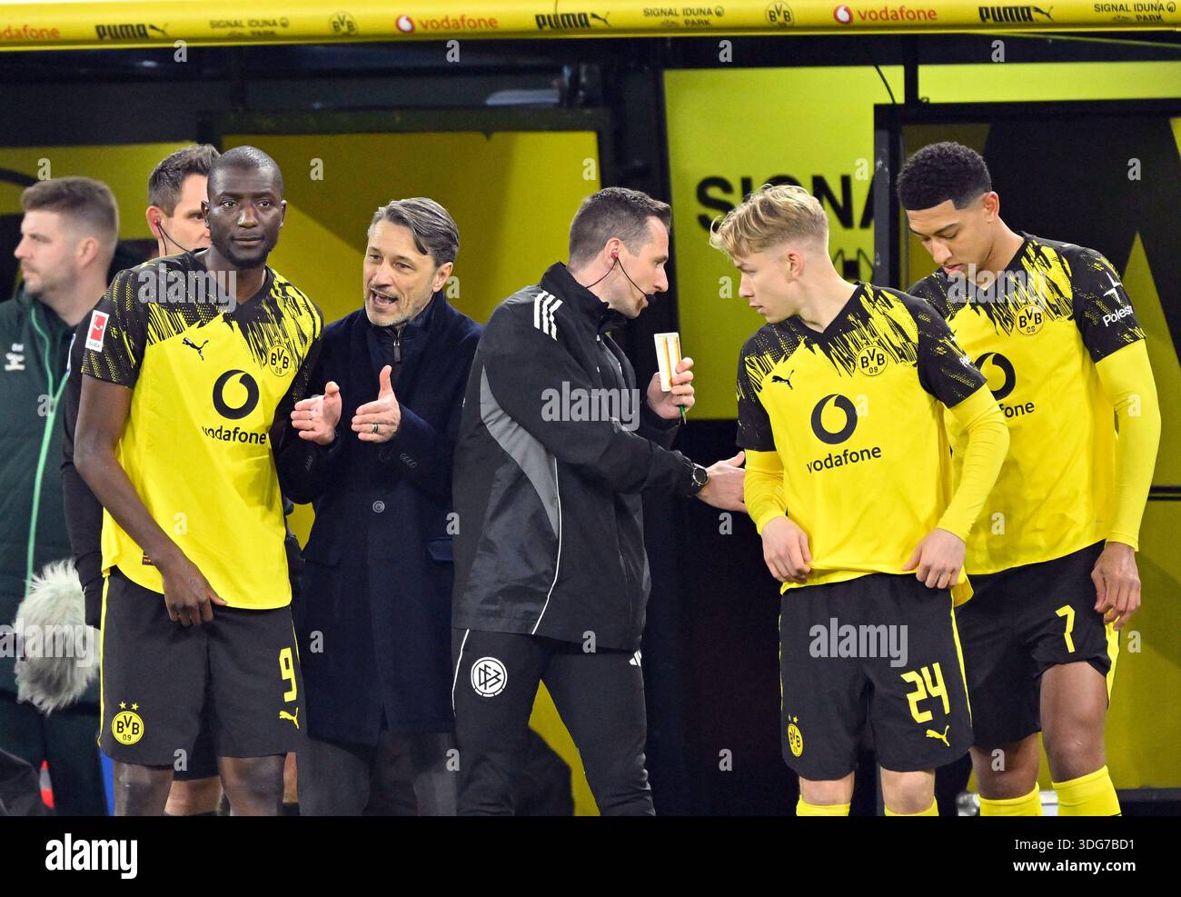 Substitution, from left: Serhou Guirassy, Coach Niko Kovac (Dortmund ...