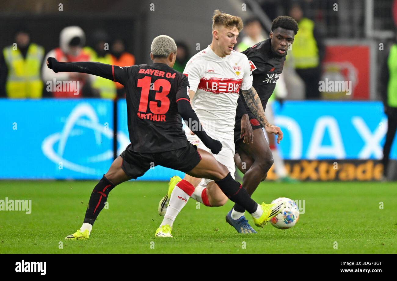 from left: Arthur, Finn Jeltsch (Stuttgart), Ernest Poku Leverkusen ...