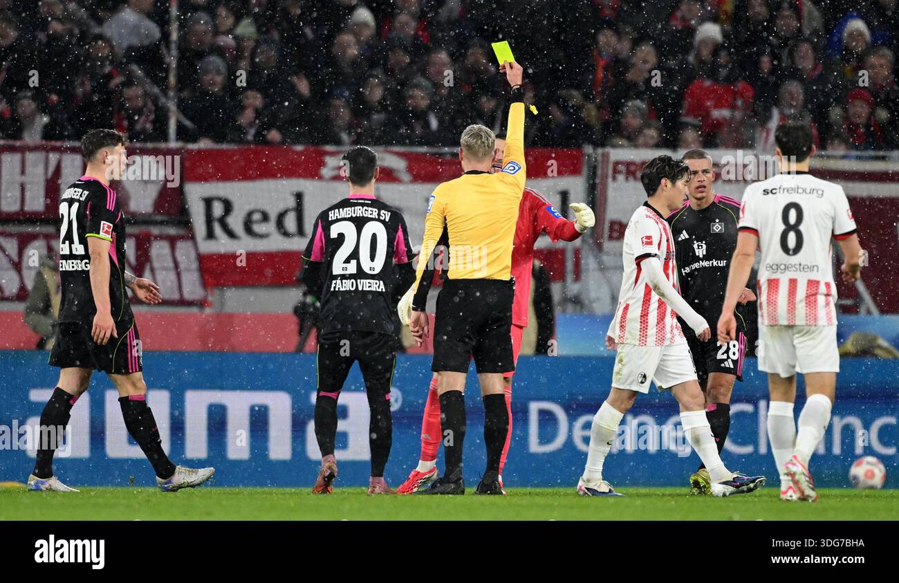 from left Nicolai Remberg, Fabio Vieira, referee Timo Gerach ...