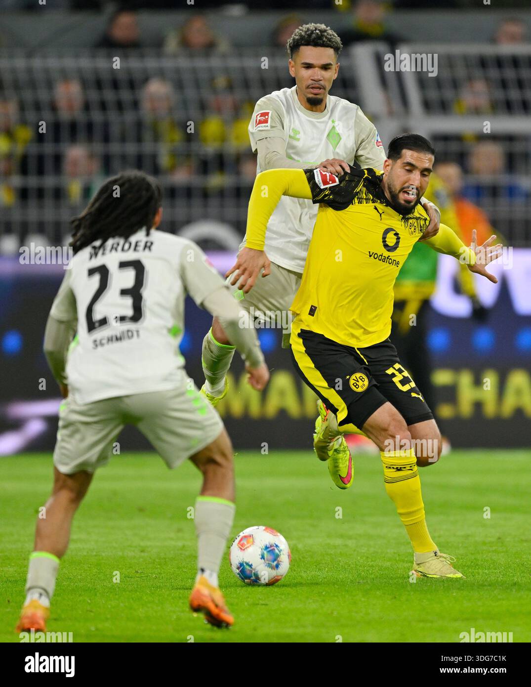 from left: Isaac Schmidt, Justin Njinmah, Emre Can (Dortmund) Dortmund ...