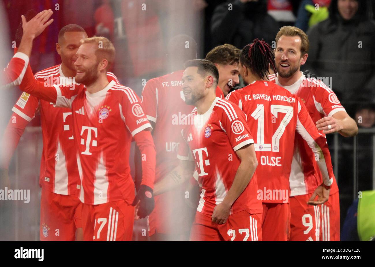 6:1 Goal, celebration, from left Jonathan Tah, Konrad Laimer, Raphael ...