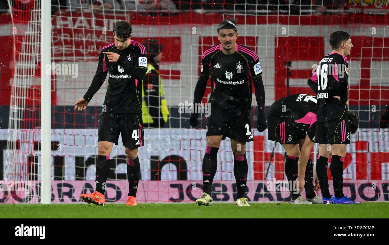 from left: Luka Vuskovic, Guilherme Ramos (HSV Hamburg) after the 2:1 ...