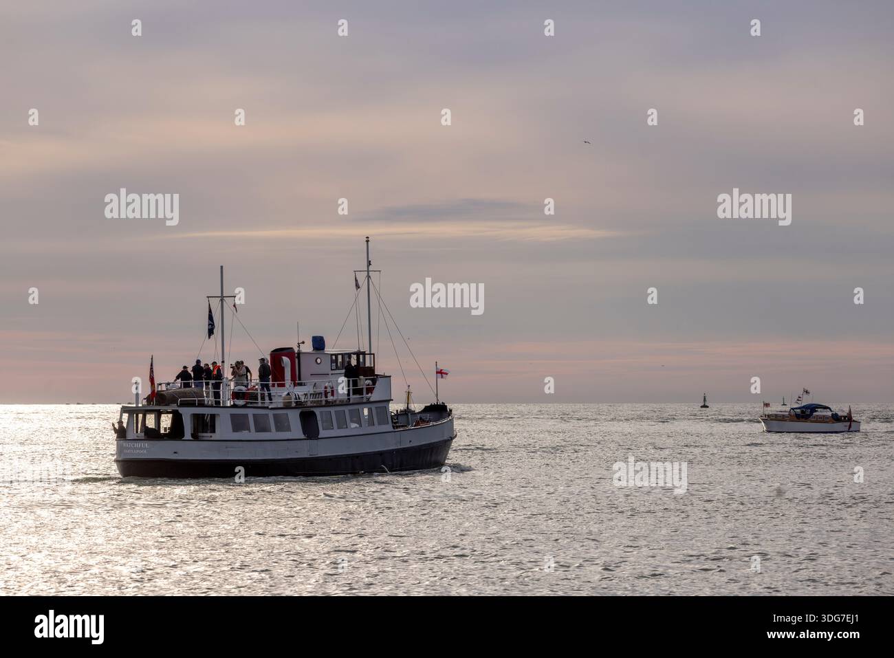 HMT Watchful, part of the flotilla of 52 Dunkirk Little Ships leaving ...