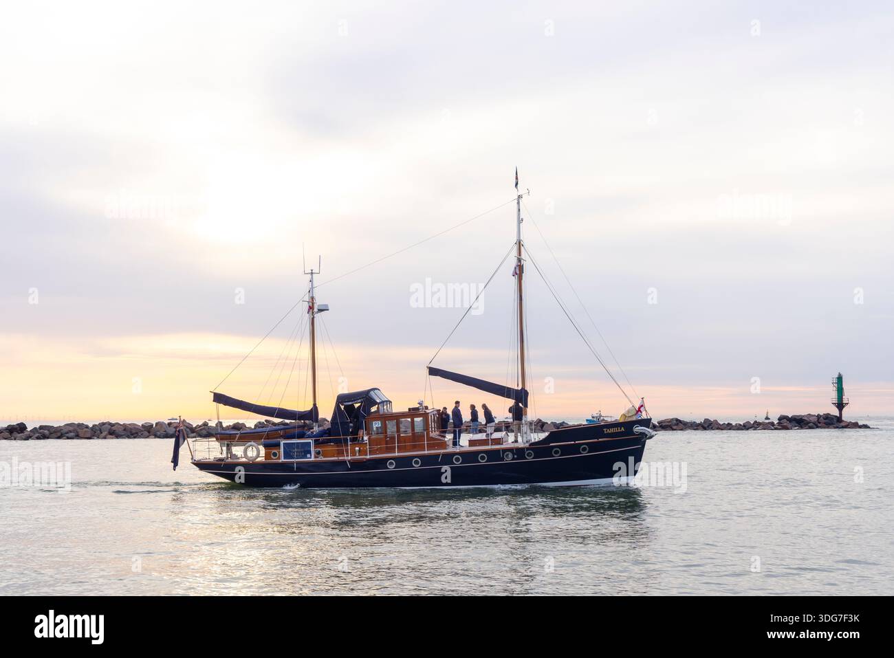 Tahilla, one of the flotilla of 52 Dunkirk Little Ships leaving ...