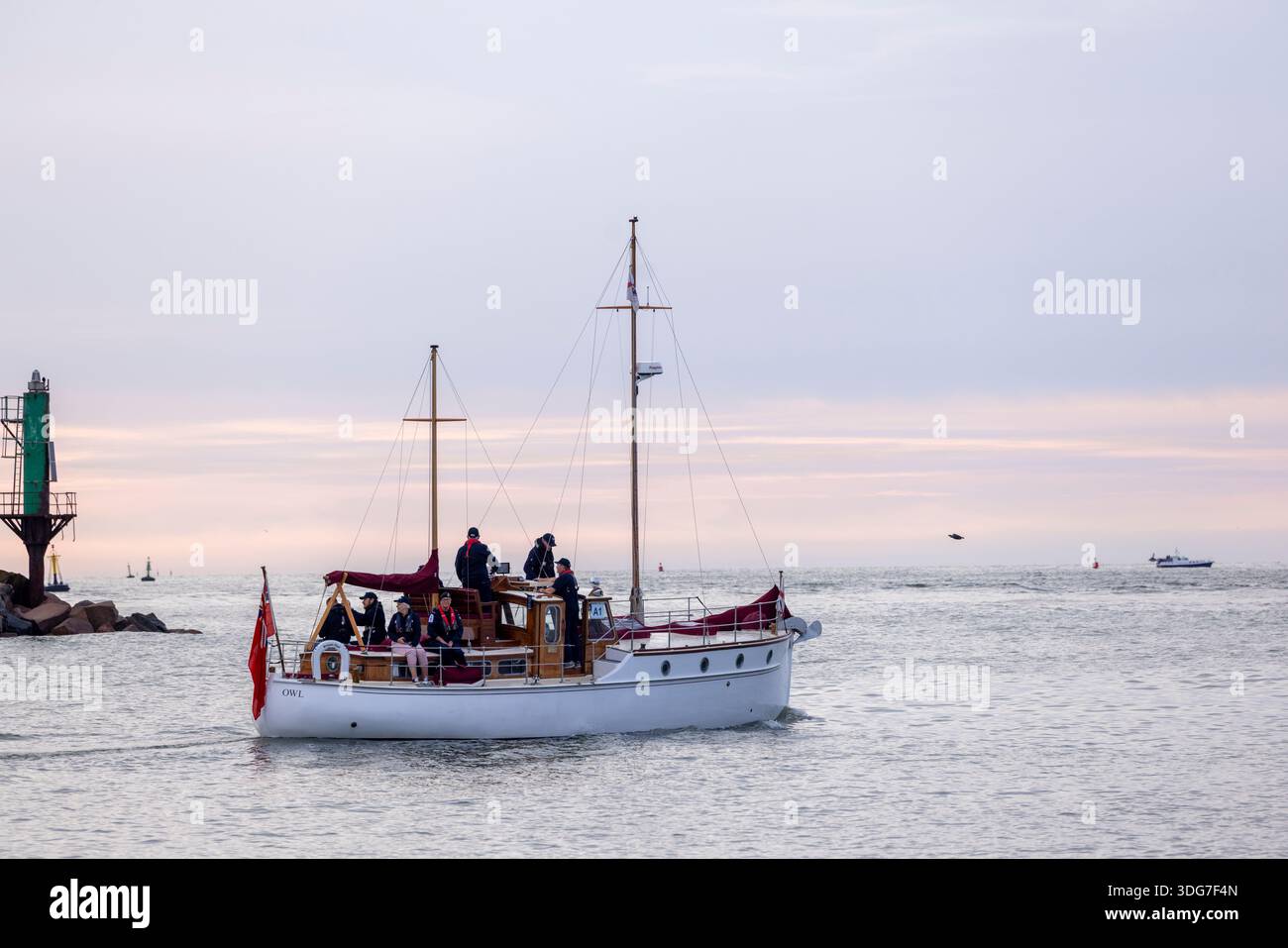Brown Owl leads the flotilla of 52 Dunkirk Little Ships leaving ...