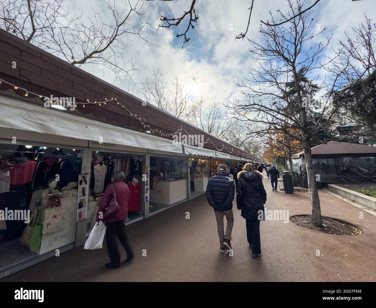 Feria mercado de artesania de la comunidad de madrid hi-res stock ...