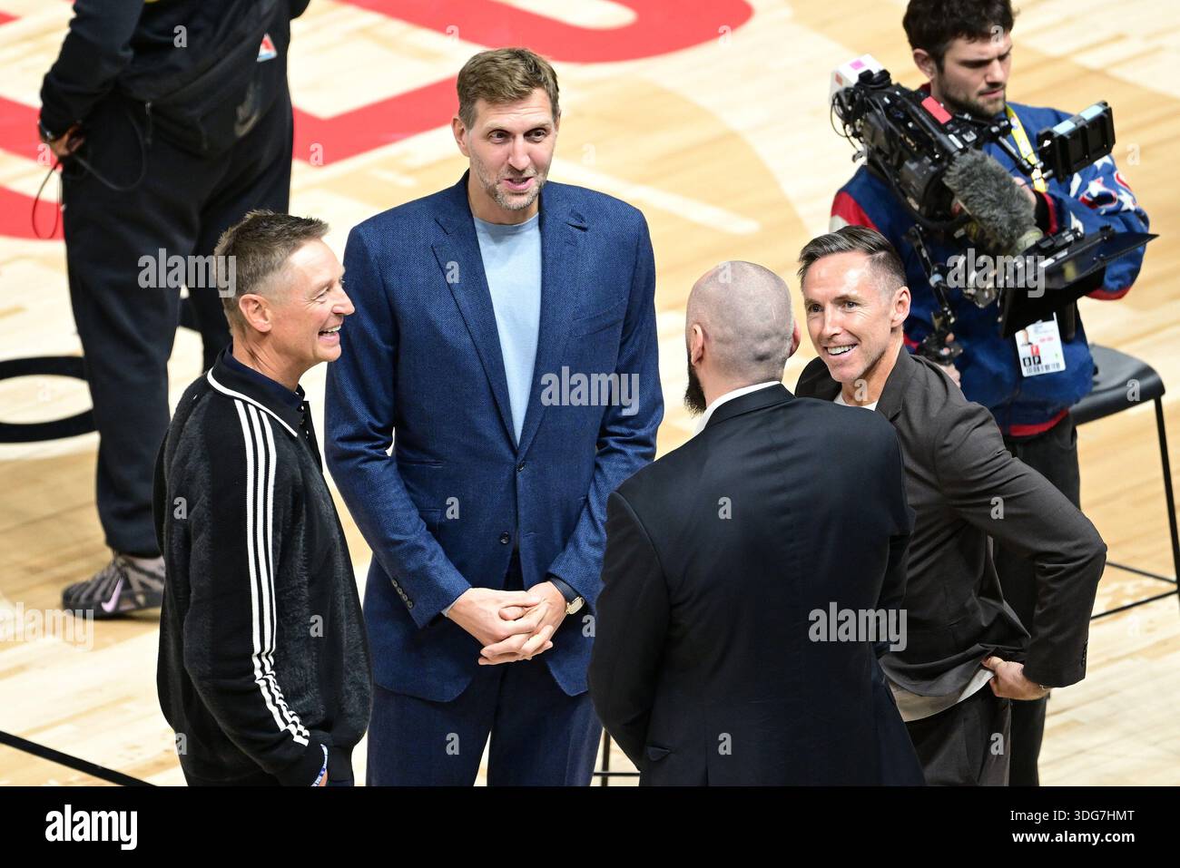 L. to R. Detlef Schrempf (Basketball, Germany), Dirk Nowitzki ...