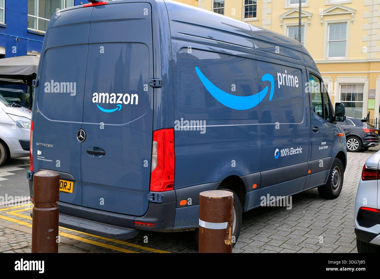 Amazon prime delivery van uk hi-res stock photography and images - Alamy