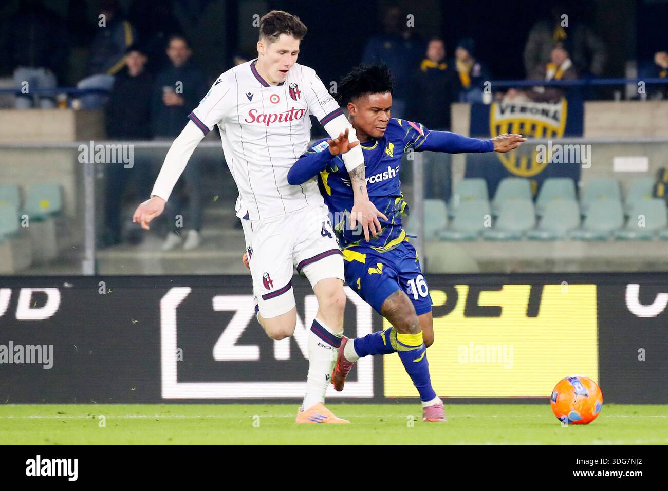 Verona’s Gift Orban Bologna's Martin Vitik during the Serie A soccer ...