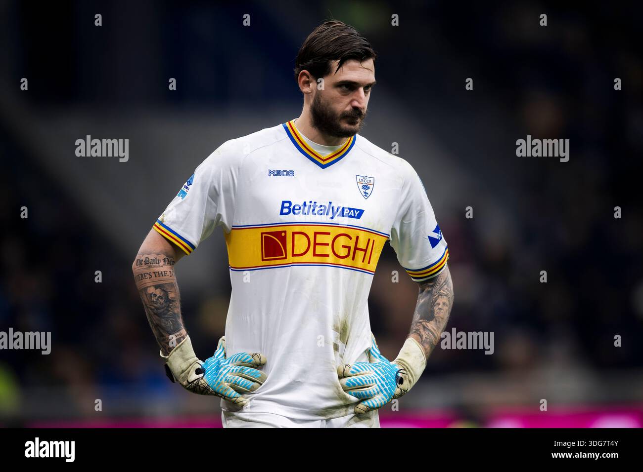Wladimiro Falcone of US Lecce looks dejected during the Serie A ...