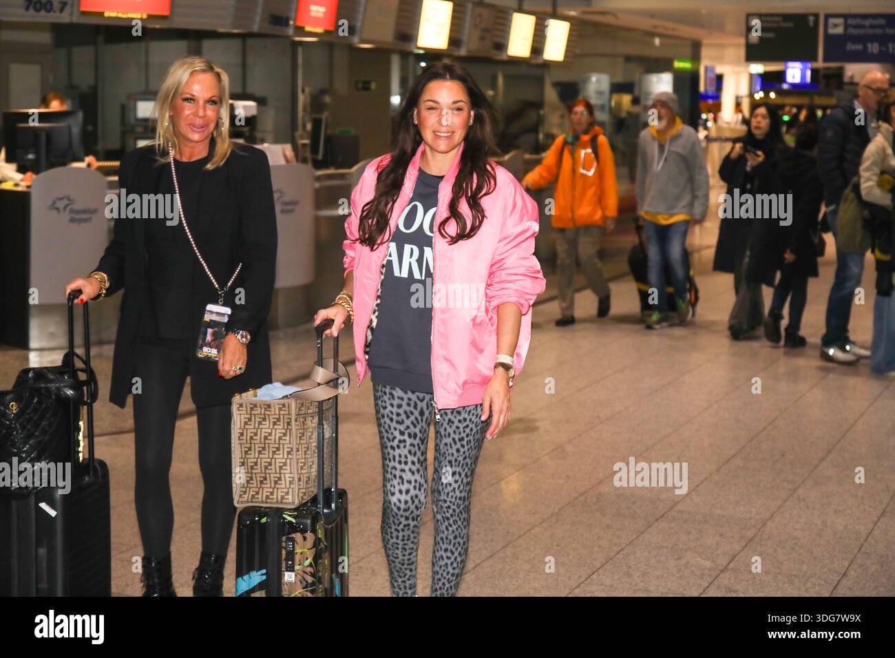 Frankfurt/Main, 15.01.2026 Simone Ballack beim Abflug nach Australien ...