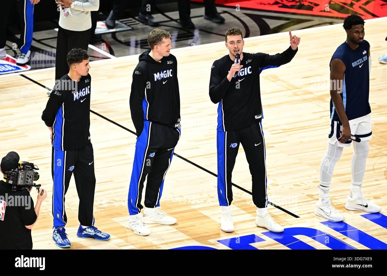 L. to R. Tristan da Silva, Moritz Wagner, Franz Wagner (Magic), Jaren ...