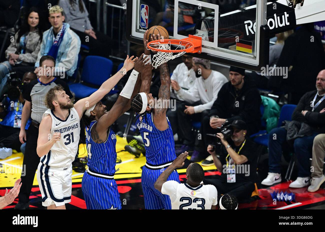 l. to r. Jock Landale, Wendell Carter Jr., Paolo Banchero (Magic ...