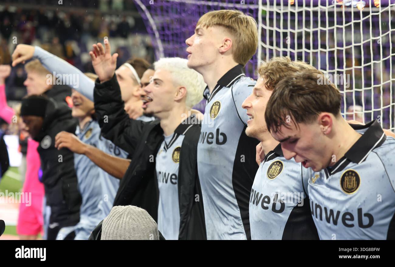 Anderlecht's players celebrate after winning a soccer game between RSC ...