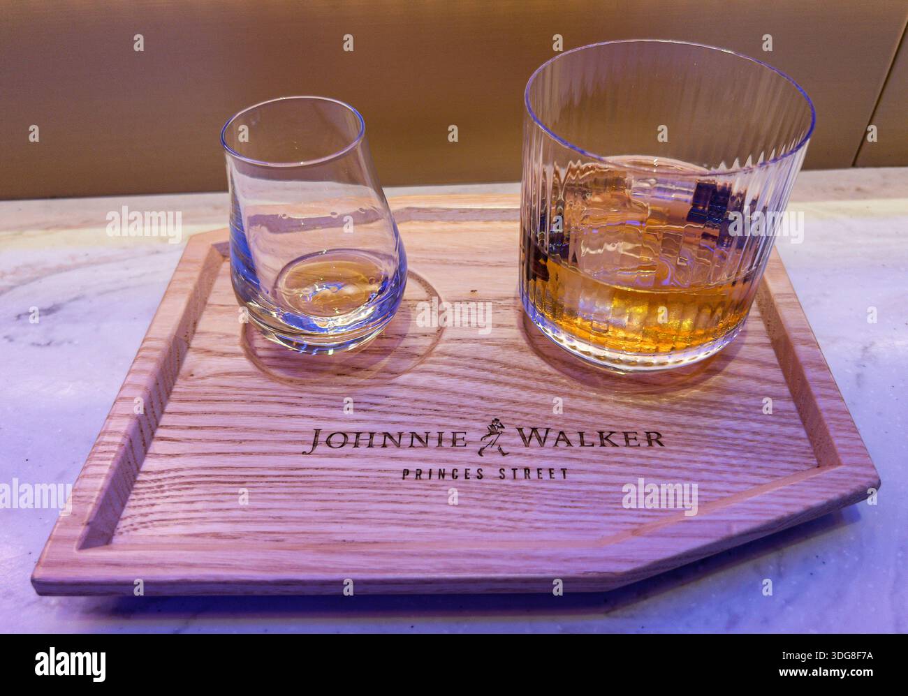 Whisky tasting tray hi-res stock photography and images - Alamy
