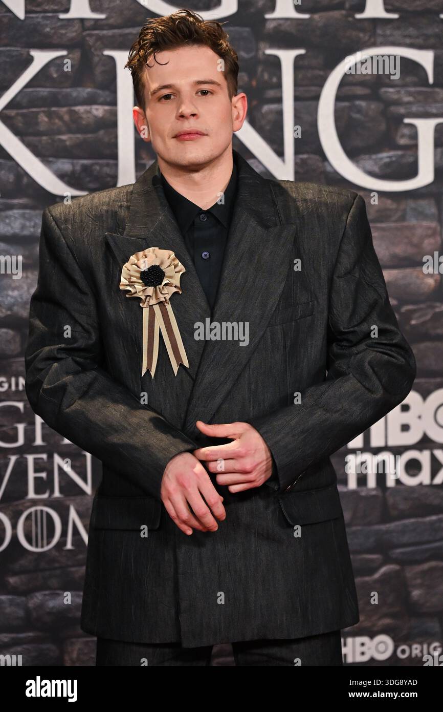 Shaun Thomas on the red carpet of the premiere Knight of the seven ...