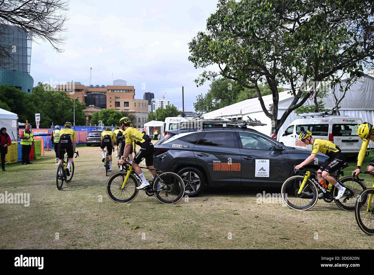 16-01-2026 Vigilia Tour Down Under 2026; 2026, Visma - Lease A Bike ...
