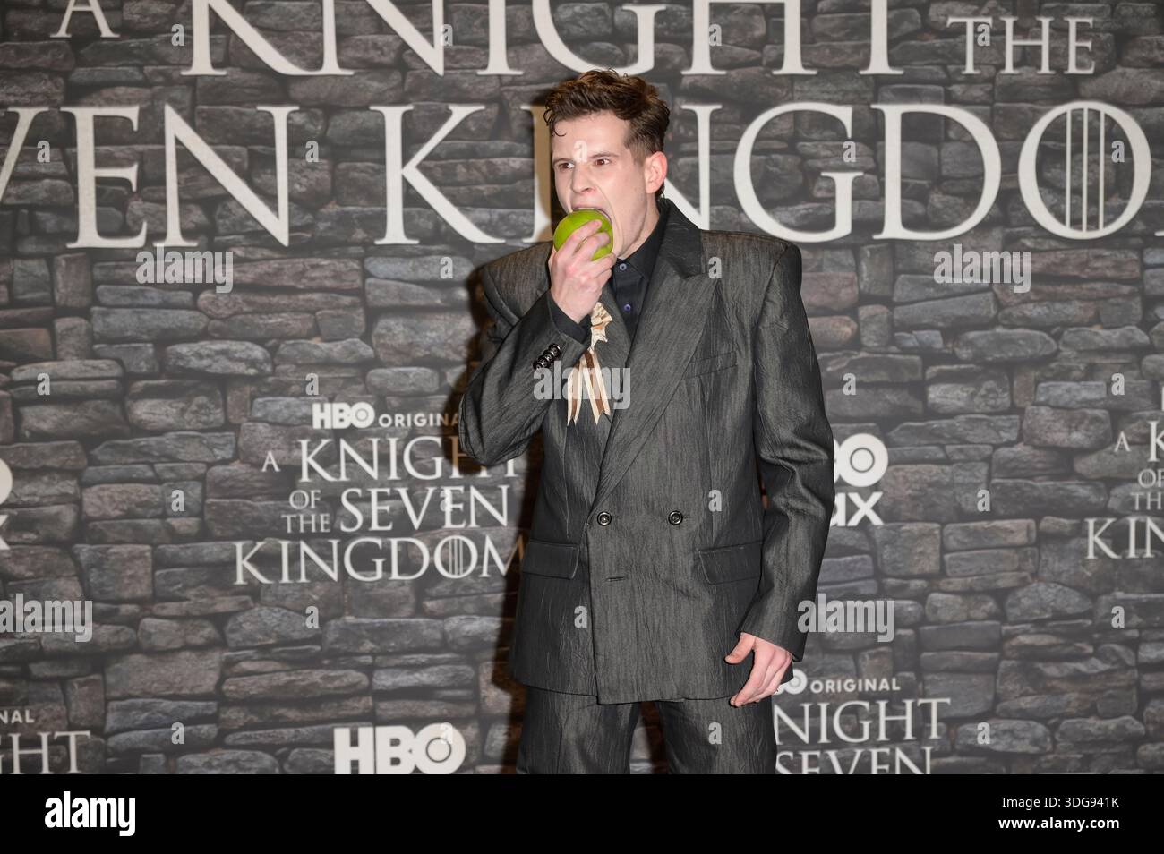 Shaun Thomas attends the red carpet of HBOMax series A knight of the ...