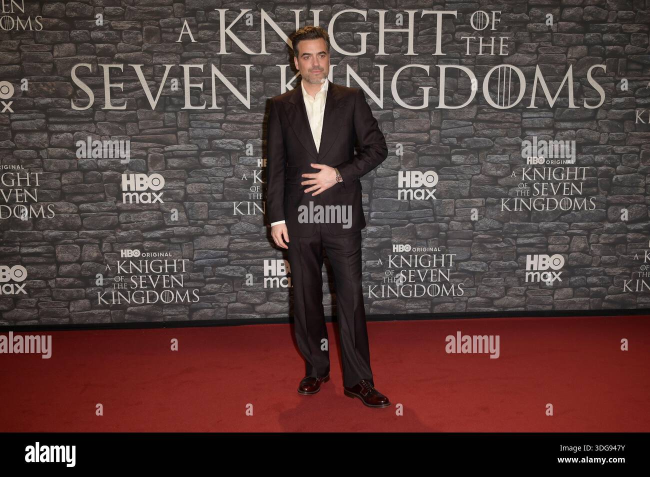 Daniel Ings attends the red carpet of HBOMax series A knight of the ...