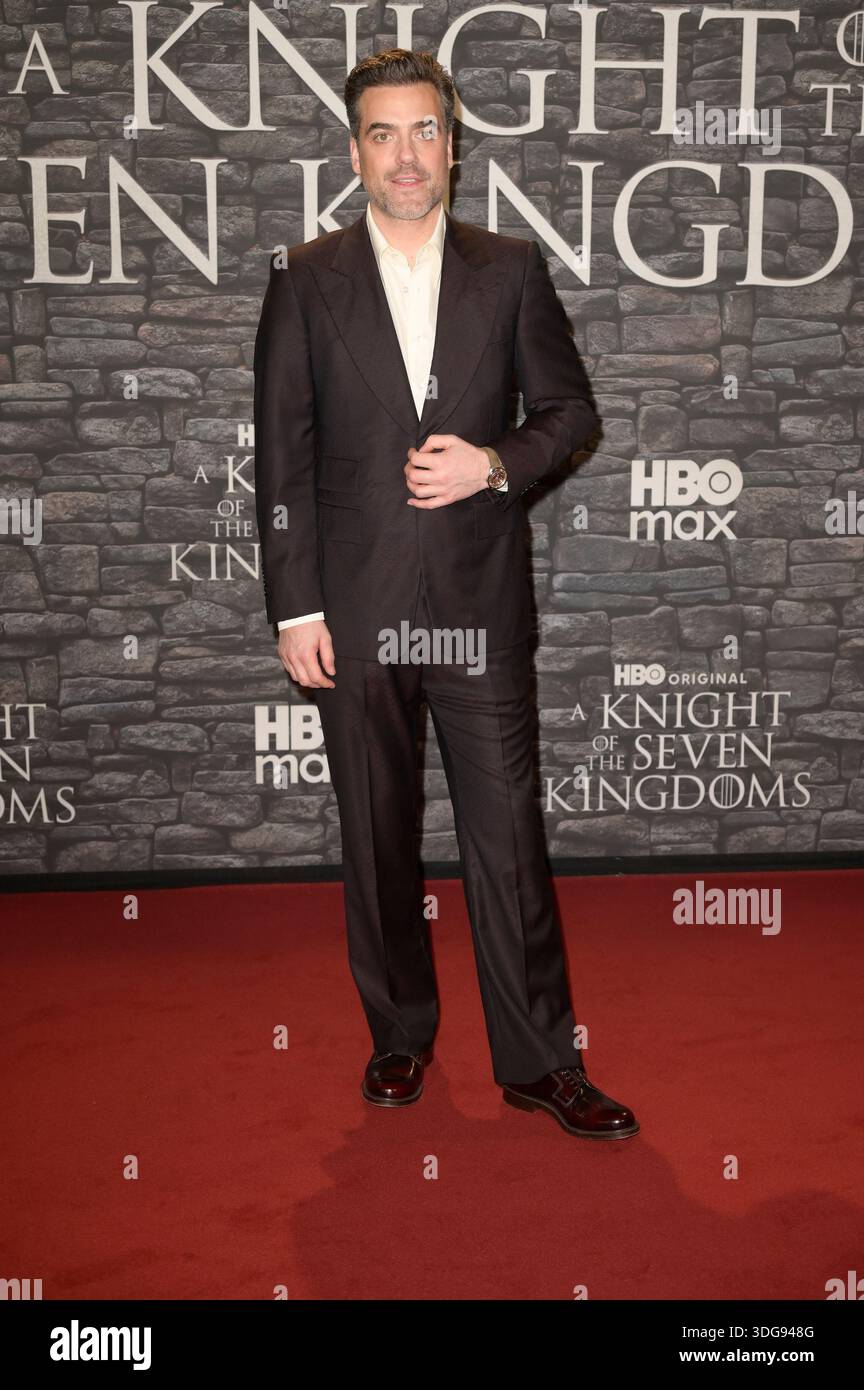 Daniel Ings attends the red carpet of HBOMax series A knight of the ...
