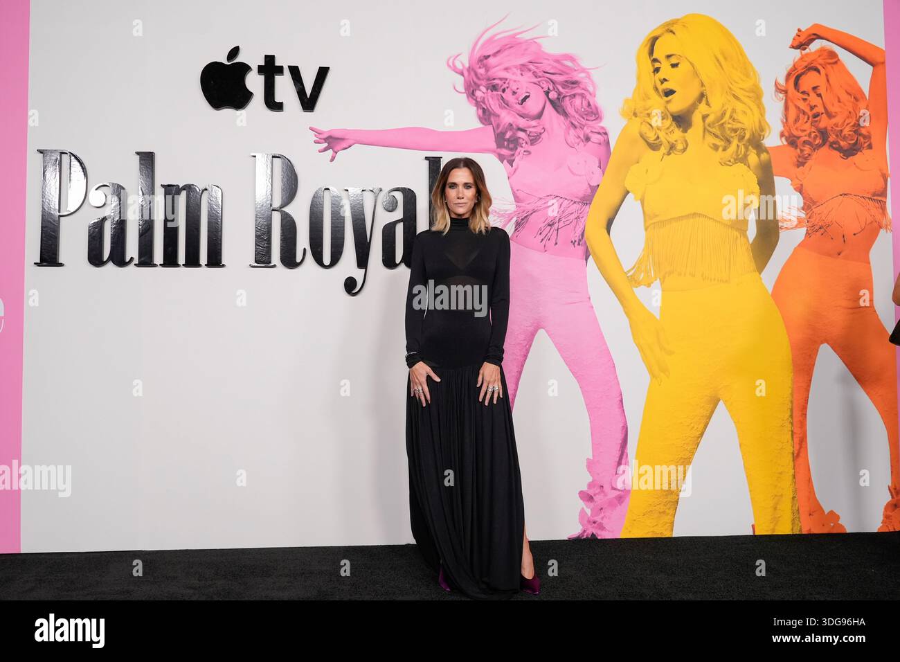 Kristen Wiig arrives at the premiere of the second season of "Palm ...