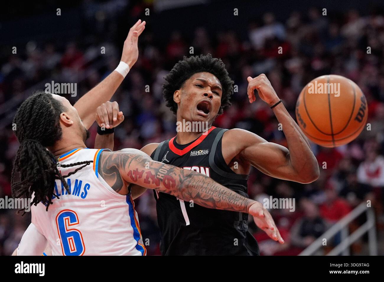 Oklahoma City Thunder's Jaylin Williams (6) knocks the ball away from ...