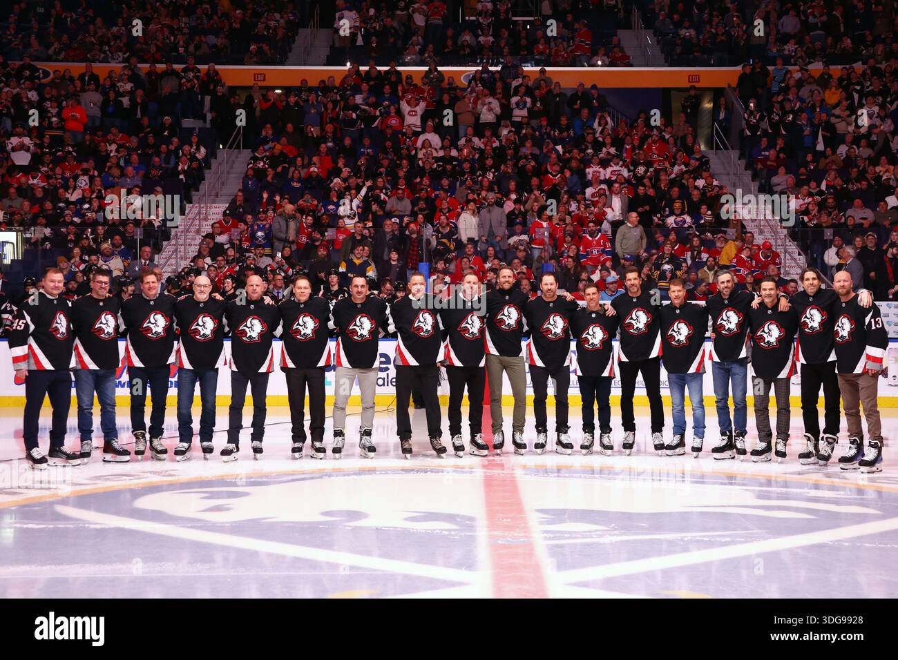 Members of the 2005-2006 Buffalo Sabres pose for a group shot prior to ...