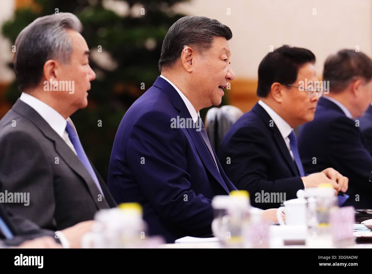 Chiese President Xi Jinping, center, meets with Canada's Prime Minister ...