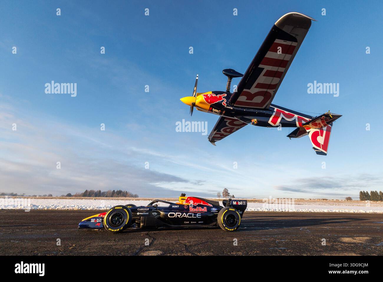 Czech pilot Martin Šonka unveiled Oracle Red Bull Racing's 2026 Formula ...