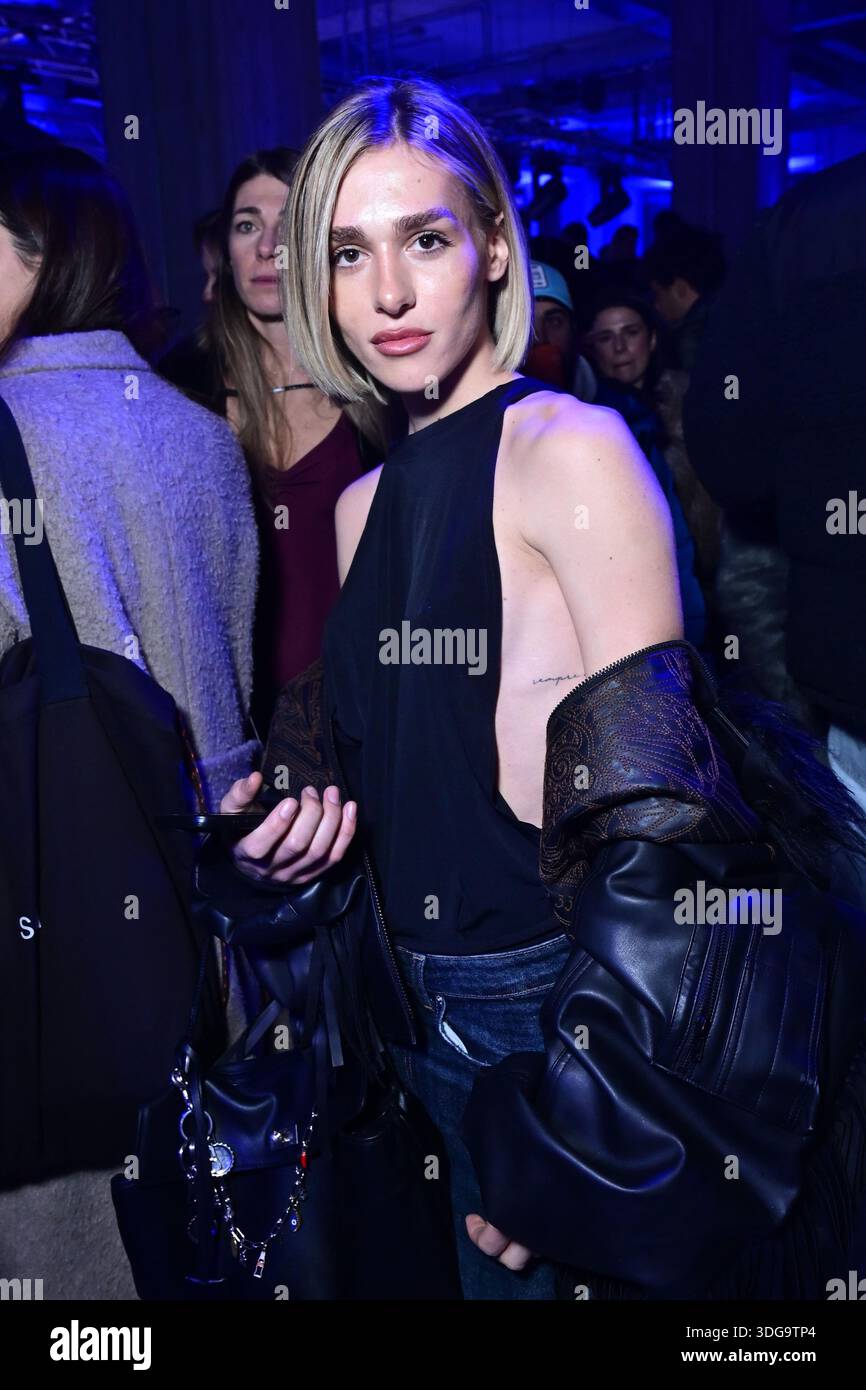 Vittoria De Falco Party K-Way Montagna Milano Basic Village - Milan ...