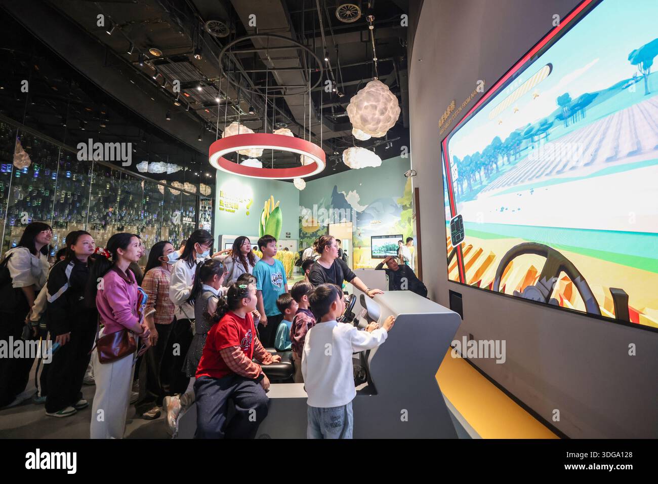 (260116) -- HAIKOU, Jan. 16, 2026 (Xinhua) -- People visit the Hainan ...