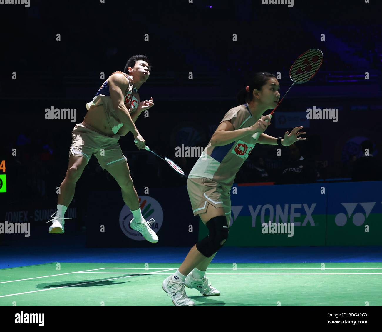 Dechapol PUAVARANUKROH and Supissara PAEWSAMPRAN of Thailand vs. Thom ...