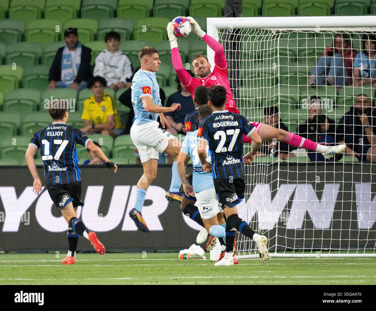 MELBOURNE, AUSTRALIA - JANUARY 16: Auckland's Michael Woud in action ...