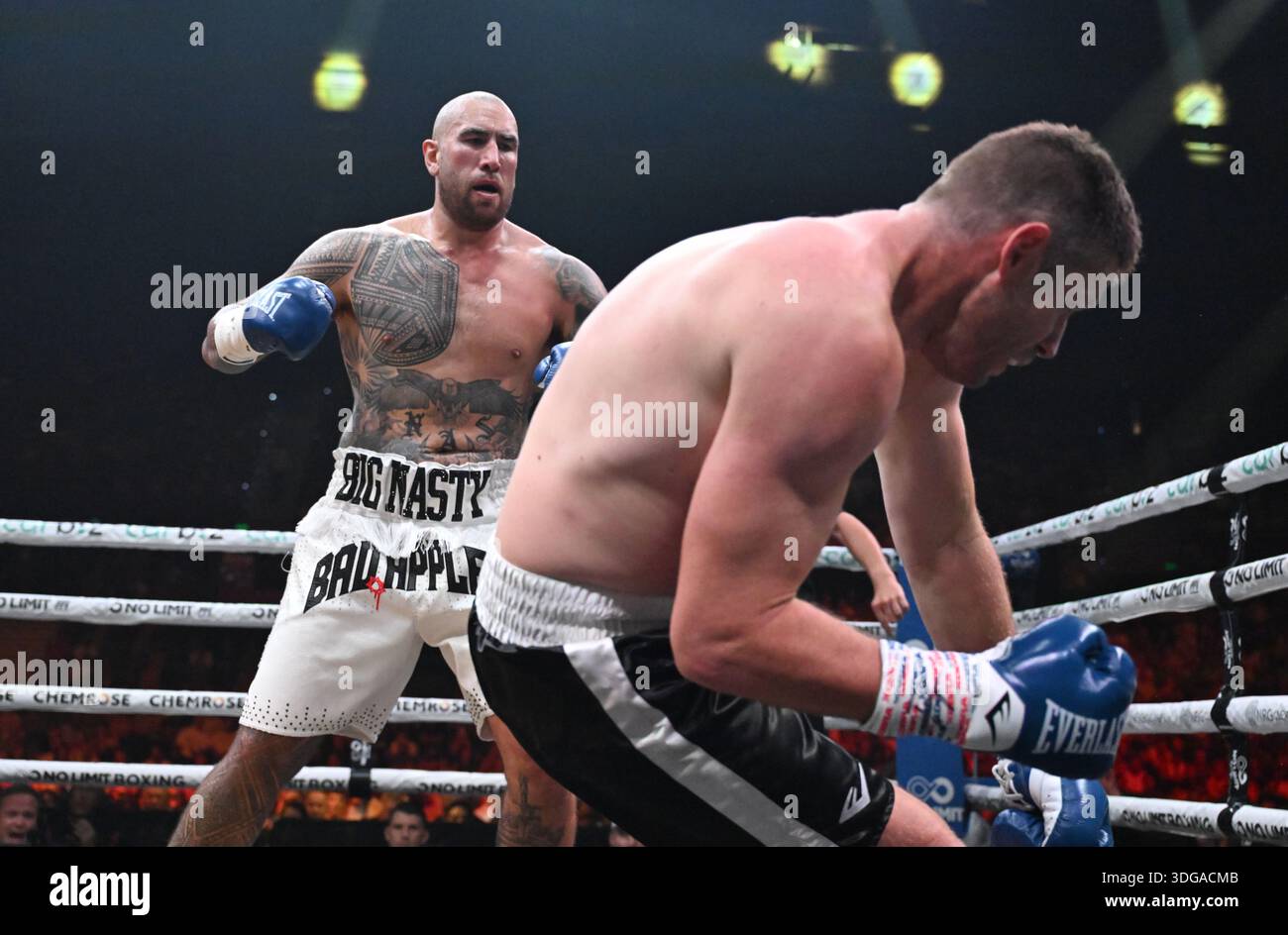 Brisbane, Australia. 16th Jan, 2026. Nelson Asofa-Solomona (left) is ...