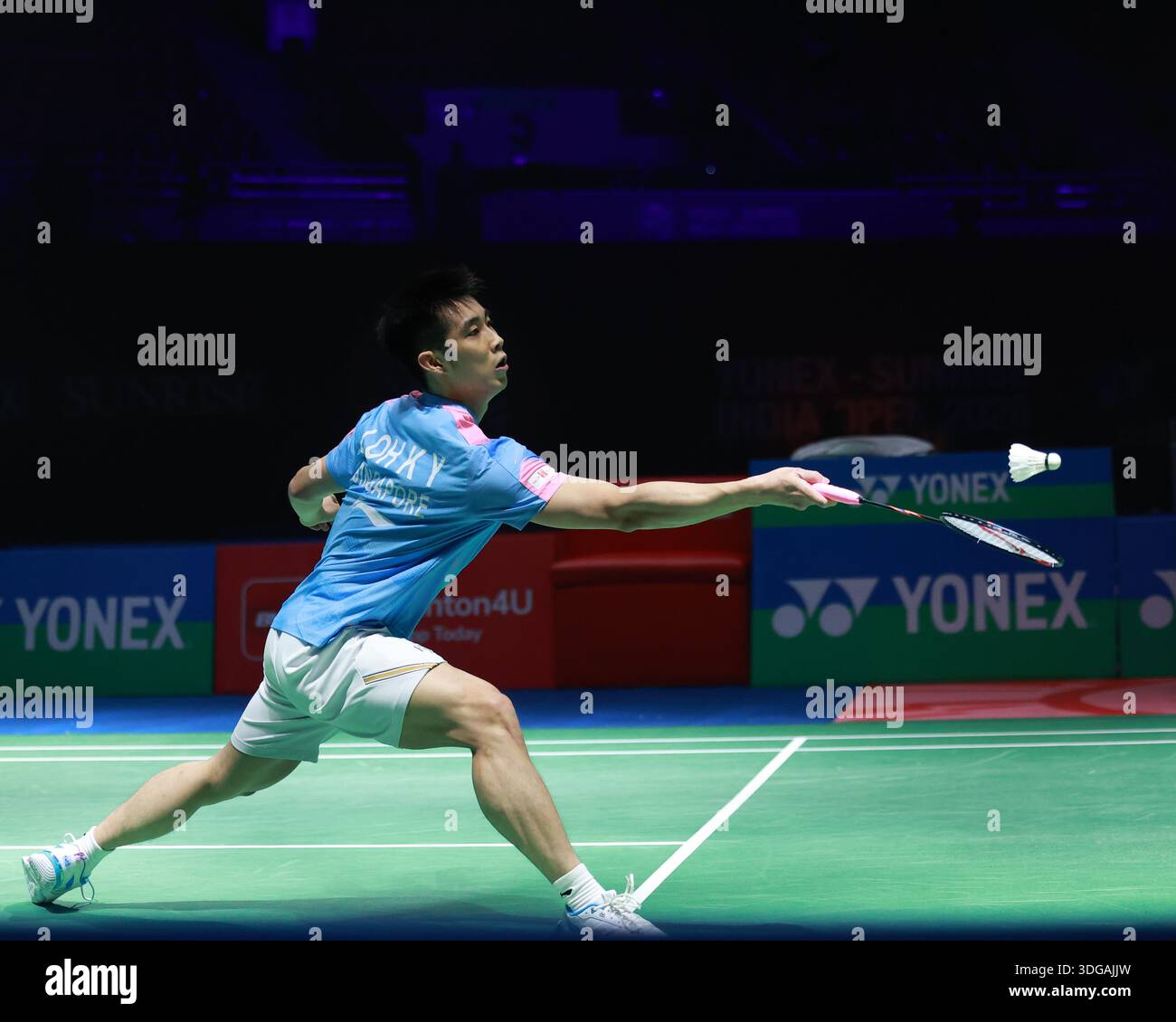 LOH Kean Yew of Singapore vs. Kunlavut VITIDSARN of Thailand during Men ...