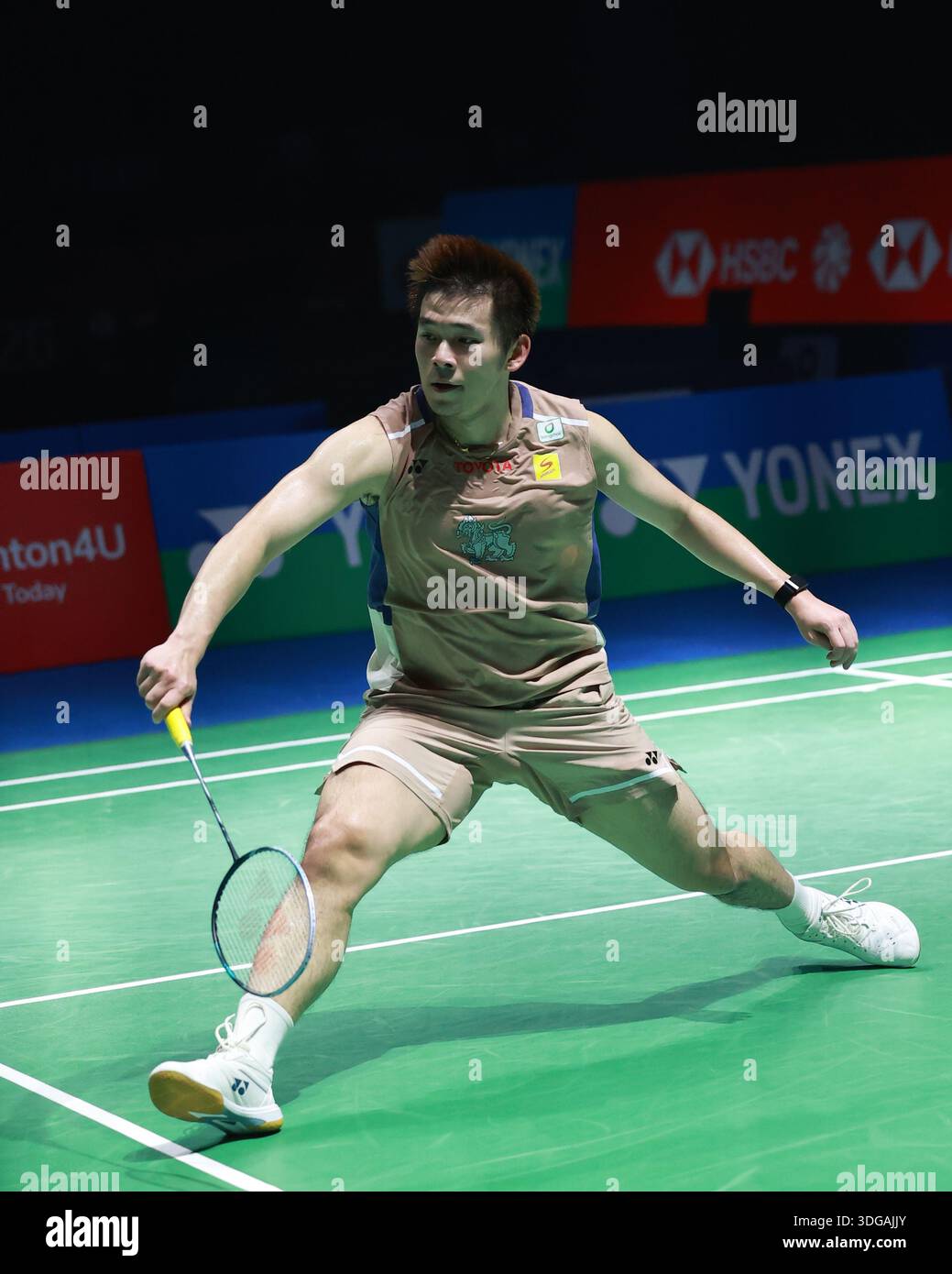 LOH Kean Yew of Singapore vs. Kunlavut VITIDSARN of Thailand during Men ...