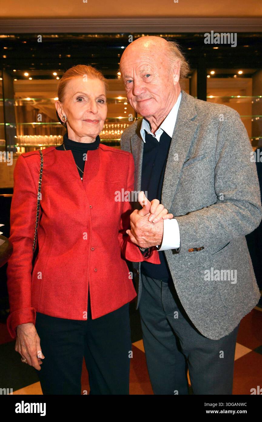 Jutta Kammann und Hans Stadlbauer bei der Premiere des Theaterstücks ...