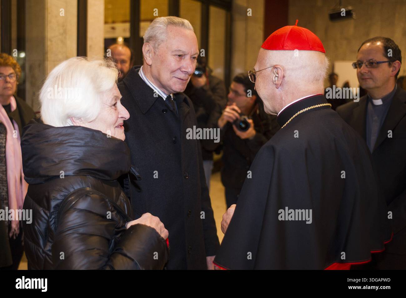 La stretta hi-res stock photography and images - Alamy