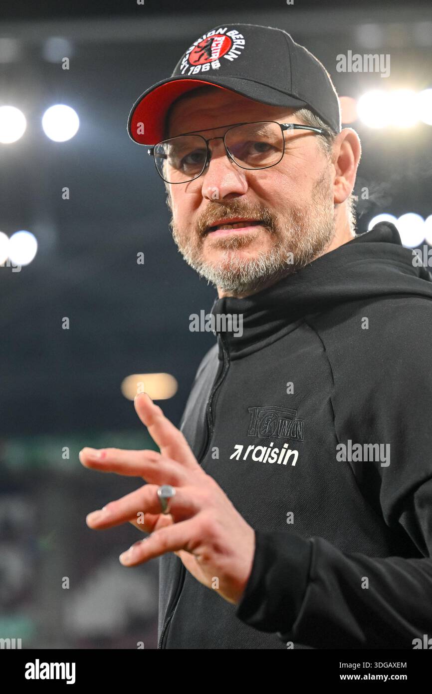 Augsburg, Germany. 15th Jan, 2026. Soccer: Bundesliga, FC Augsburg - 1 ...